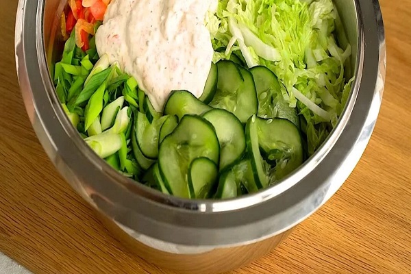 Salade De Concombre Et Chou Chinois Avec Sauce Au Yaourt – La Recette ...